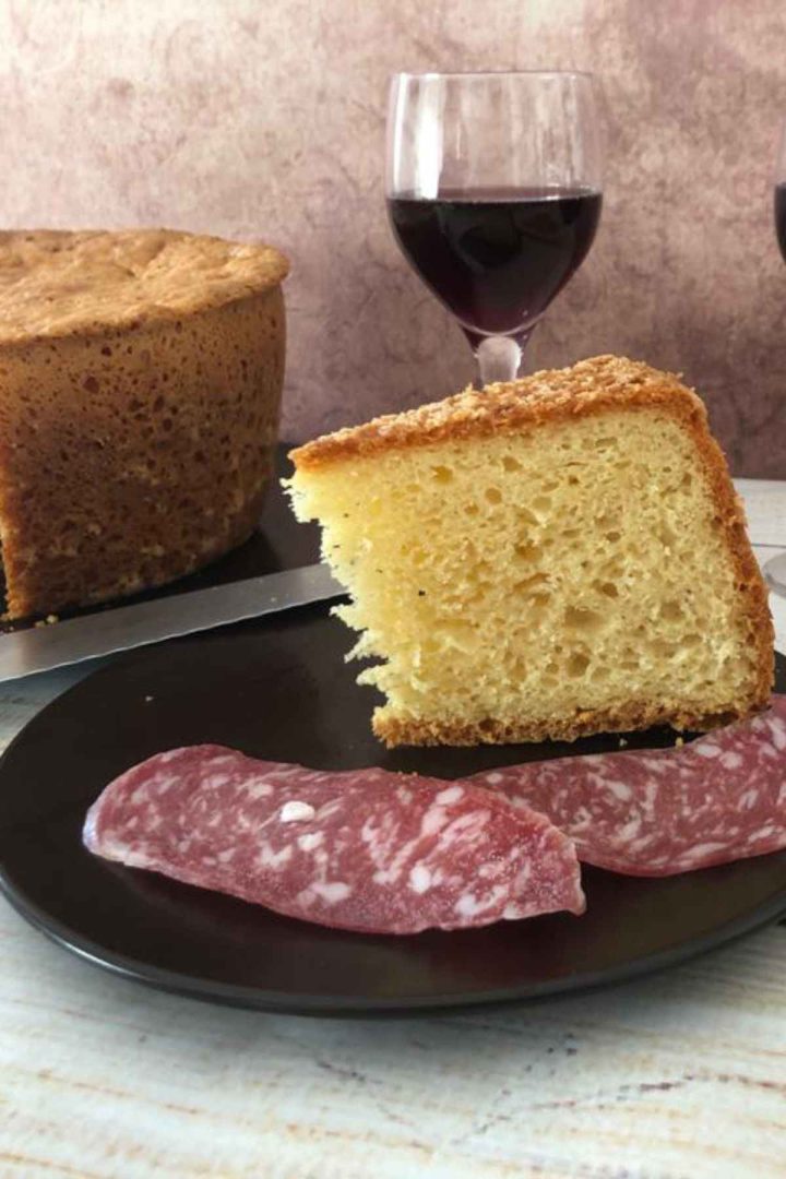 Crescia al Formaggio (Italian Easter Cheese Bread) - Recipes from Italy