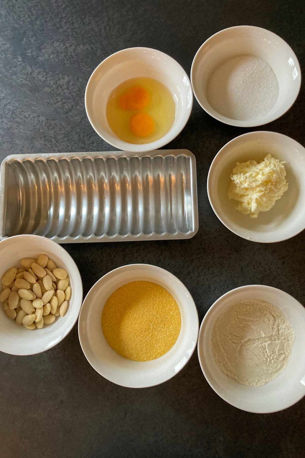 Traditional Amor Polenta Cake Recipe - Recipes from Italy