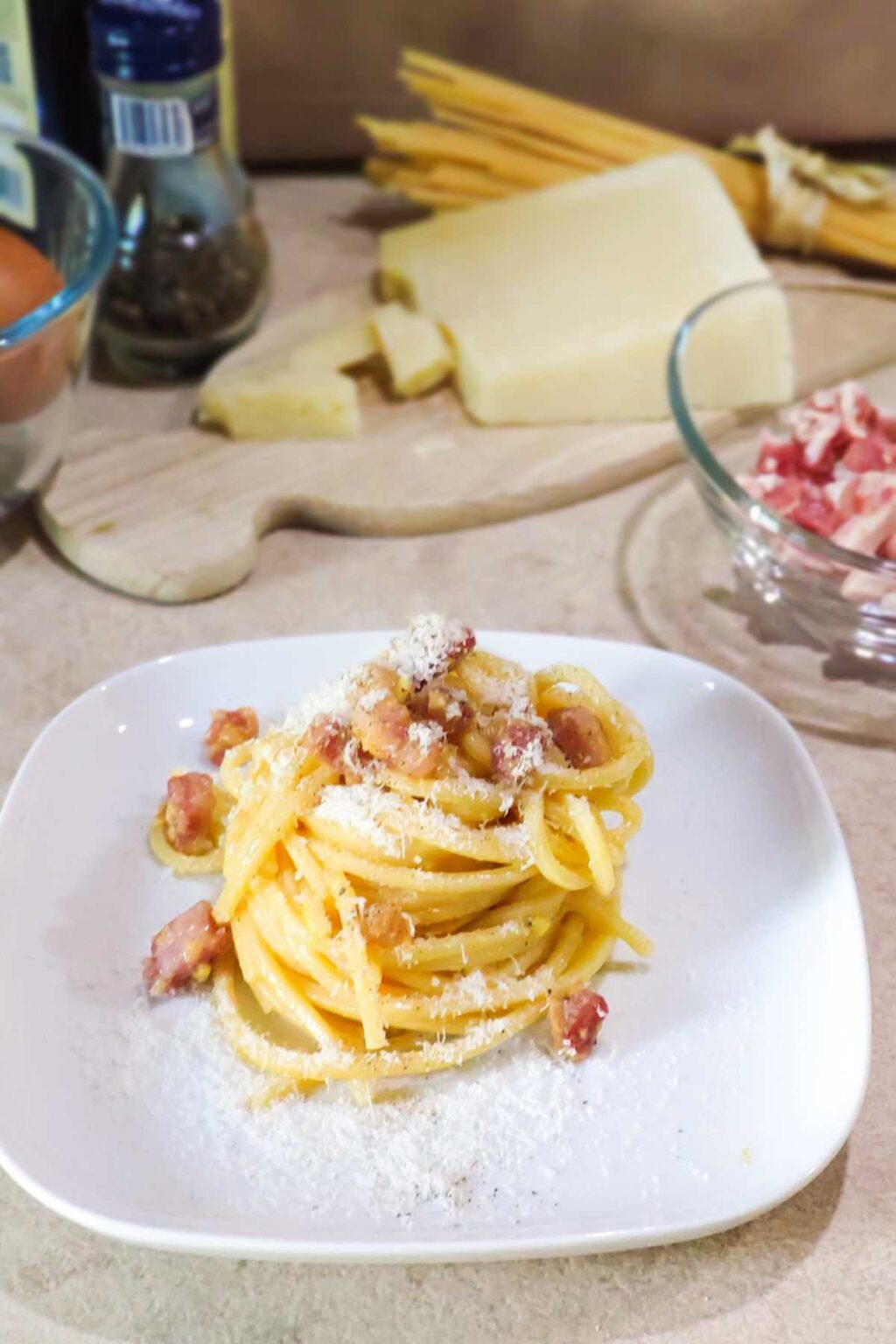 Traditional Italian Spaghetti Carbonara - Recipes from Italy