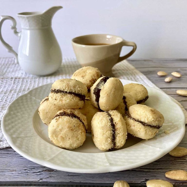 Baci di Dama Cookies Recipe - Recipes from Italy