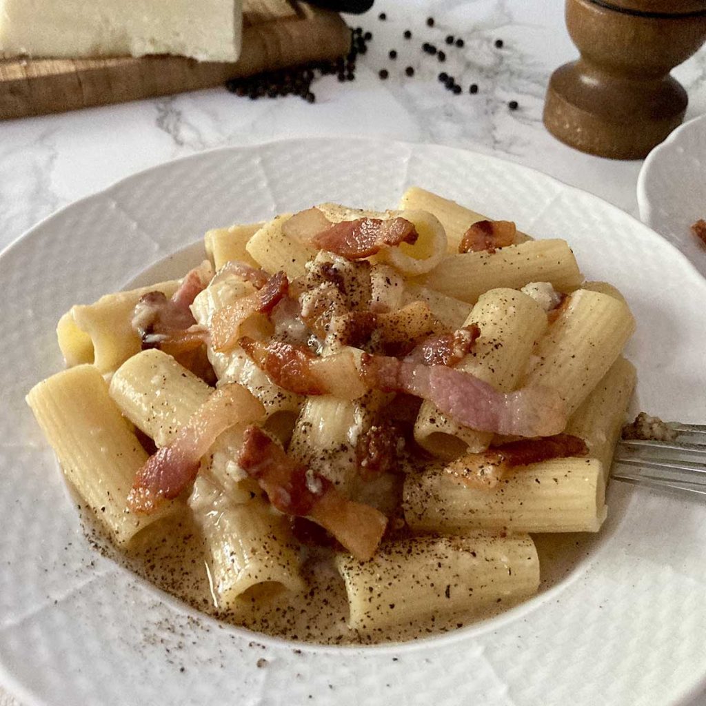 Pasta alla Gricia (Authentic Italian Recipe) - Recipes from Italy