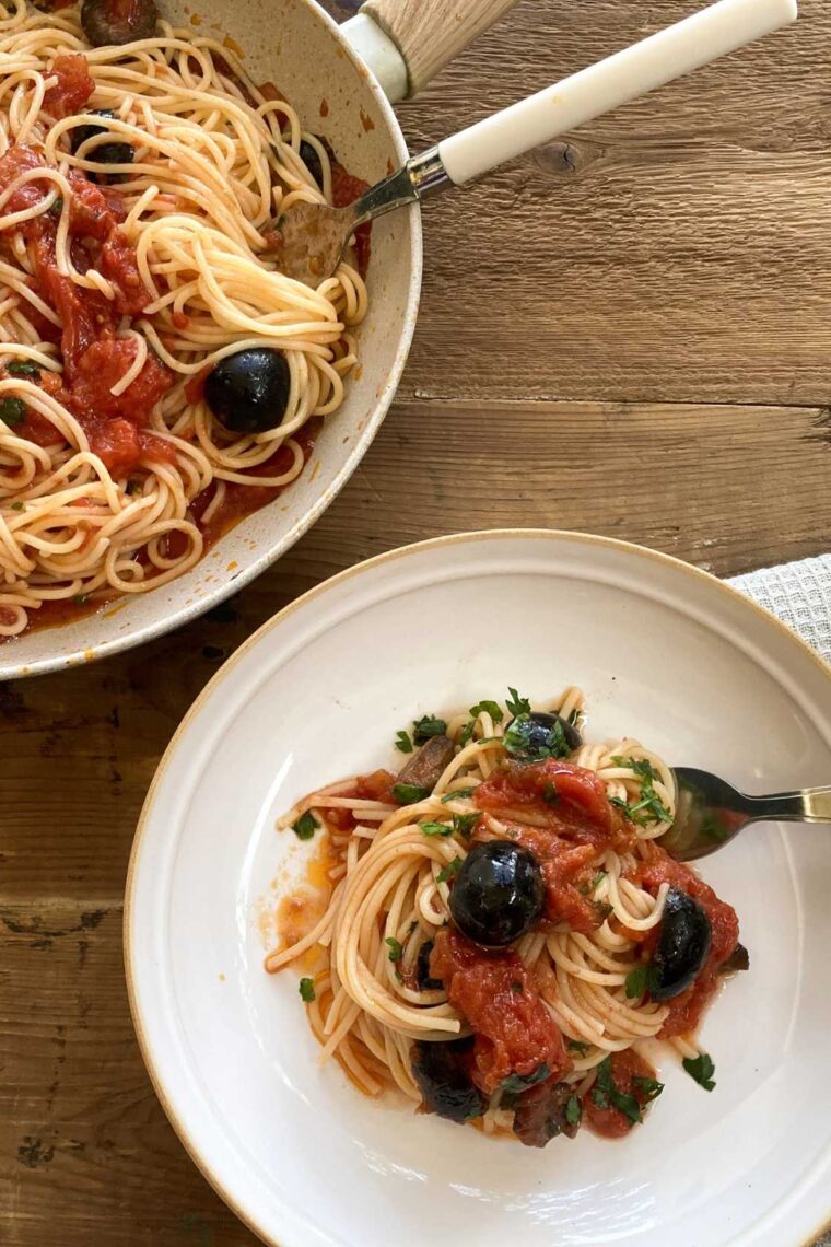 Authentic Italian Pasta Puttanesca Recipe - Recipes from Italy