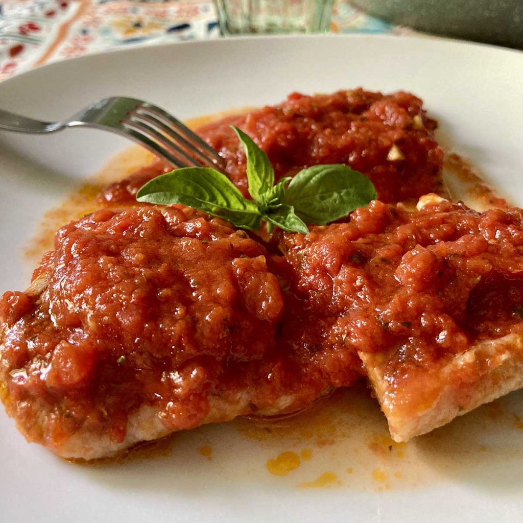 Carne alla Pizzaiola (Steak Pizzaiola Recipe) - Recipes from Italy