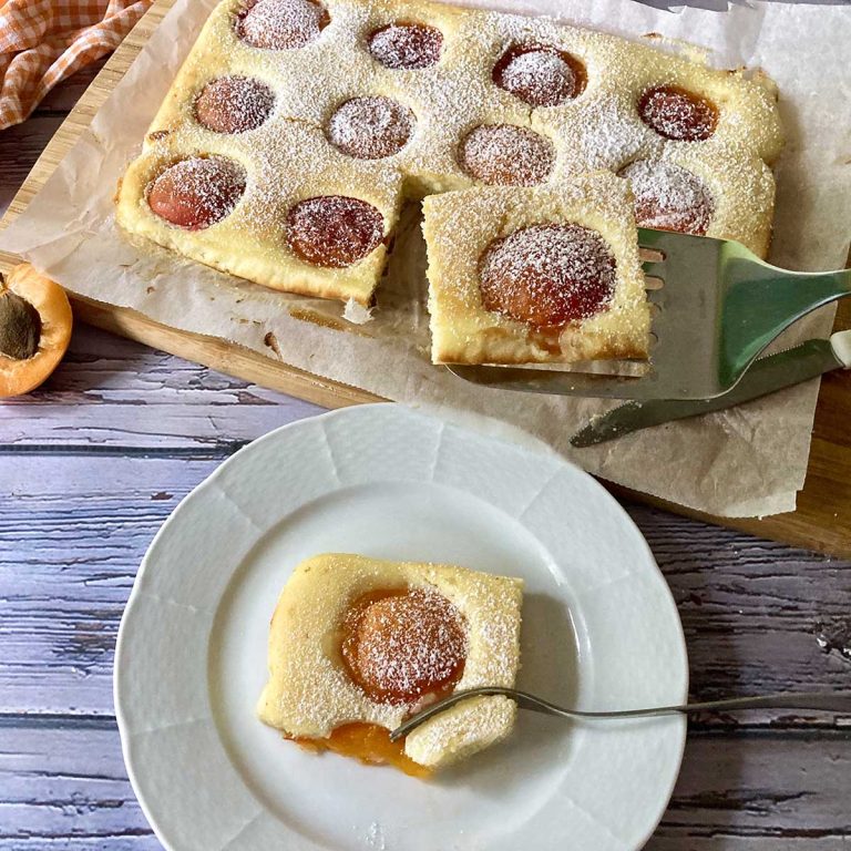 Italian Apricot Cake Recipe (with fresh Apricots) - Recipes from Italy