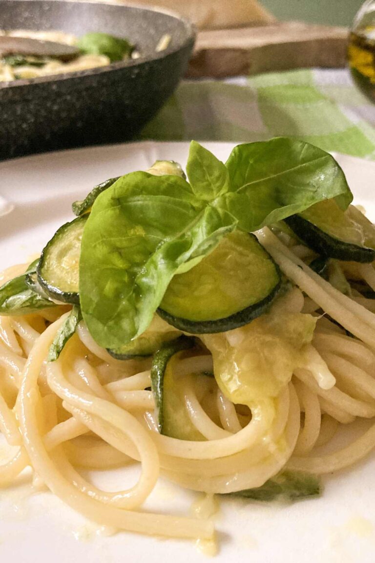 Spaghetti alla Nerano (Italian Zucchini Pasta from the Amalfi Coast ...