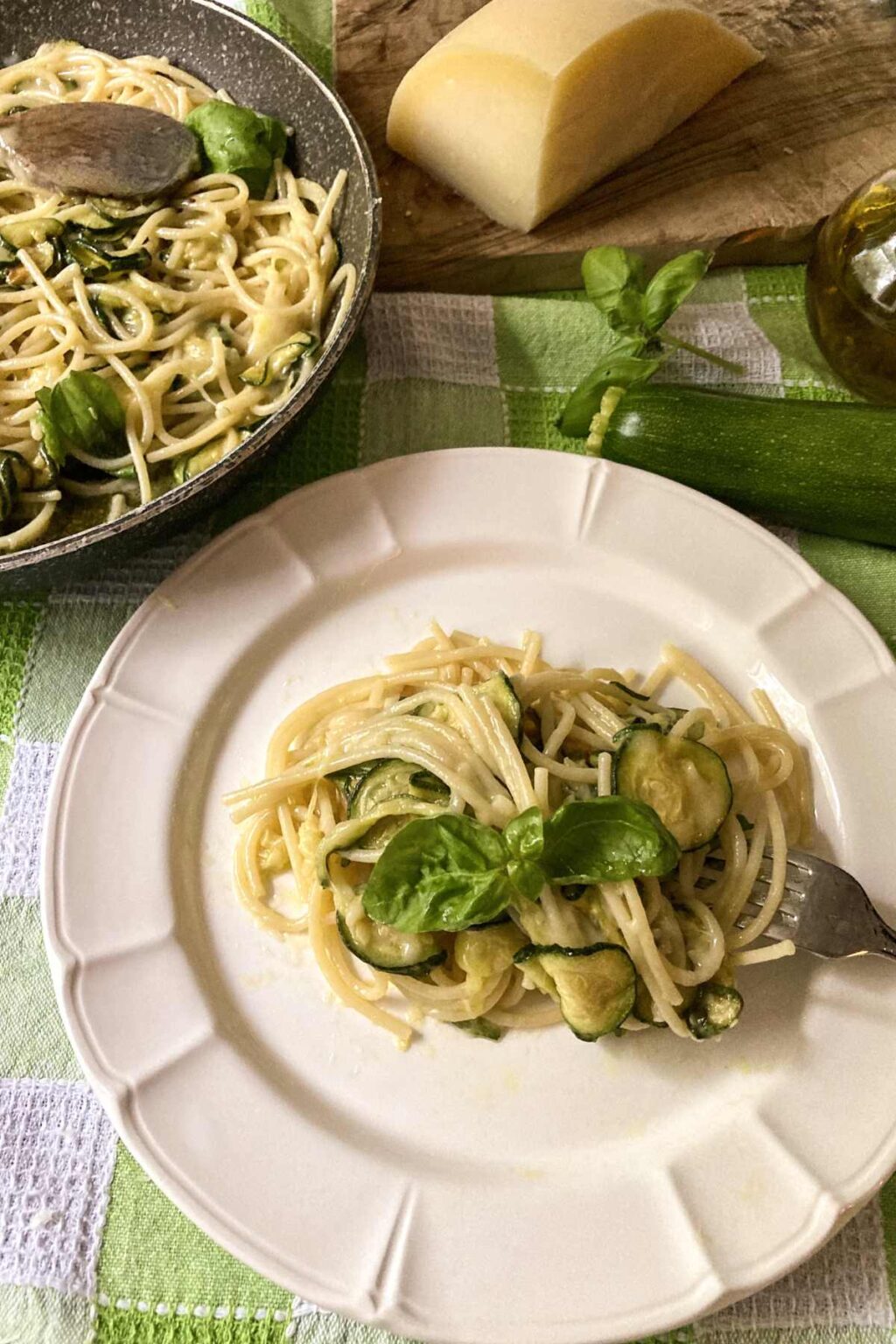 Spaghetti alla Nerano (Italian Zucchini Pasta from the Amalfi Coast ...