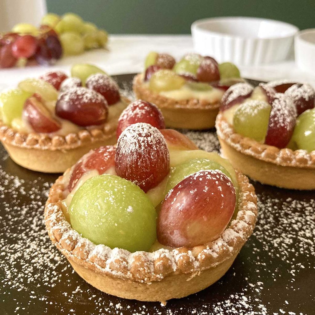 Italian Grape Tartlets Recipe with Pastry Cream - Recipes from Italy