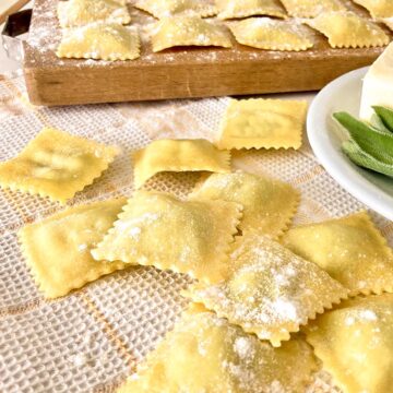 How to Make Homemade Ravioli: Dough, Shapes and Filling - Recipes from ...