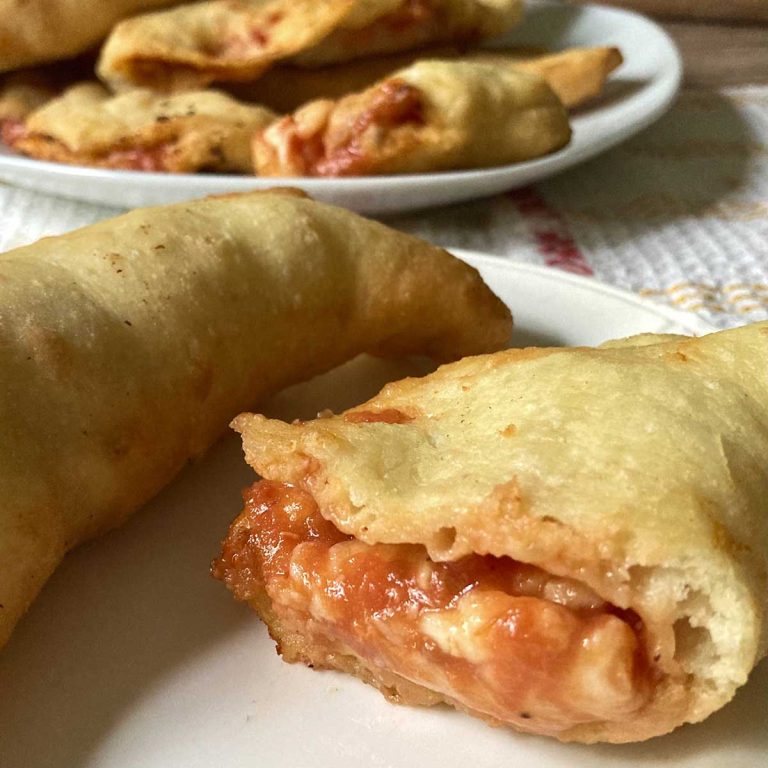 Authentic Panzerotti Recipe (Traditional Italian Fried Pizza Pockets ...