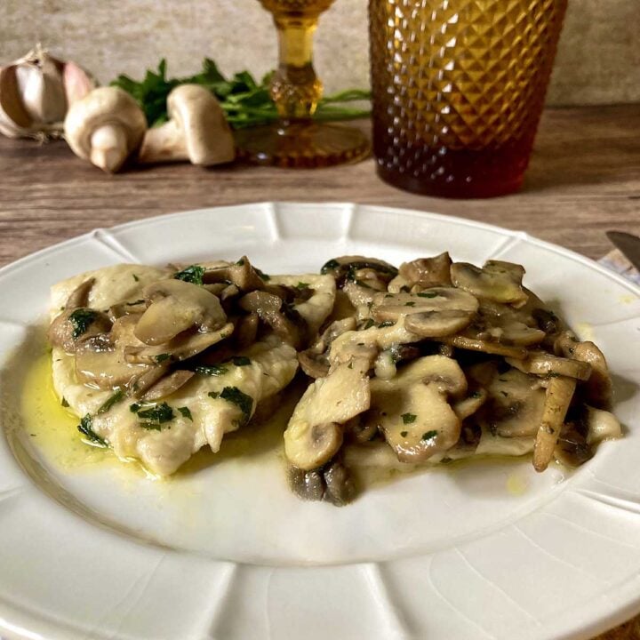 Scaloppine ai Funghi (Veal Scallopini with Mushrooms) - Recipes from Italy