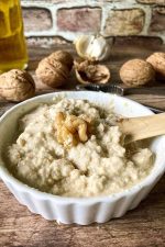 Make Walnut Sauce at Home: The Authentic Recipe - Recipes from Italy