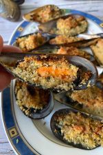 Cozze Gratinate (Classic Italian Stuffed Mussels) - Recipes from Italy