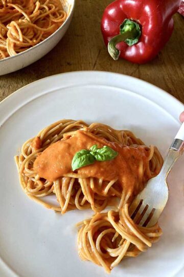Creamy Red Pepper Pasta - Recipes from Italy