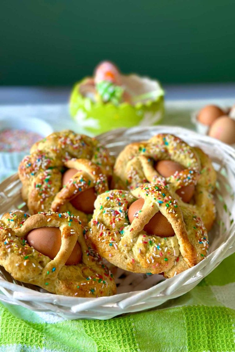 Scarcella (Italian Easter Cookies with Eggs) - Recipes from Italy