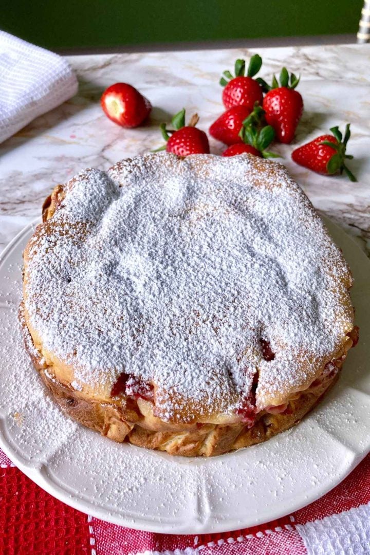 Easy Italian Strawberry Mascarpone Cake - Recipes from Italy