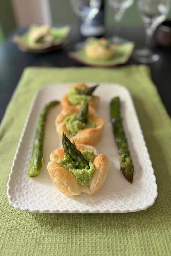 Asparagus Puff Pastry Baskets with Parmigiano Cream - Recipes from Italy