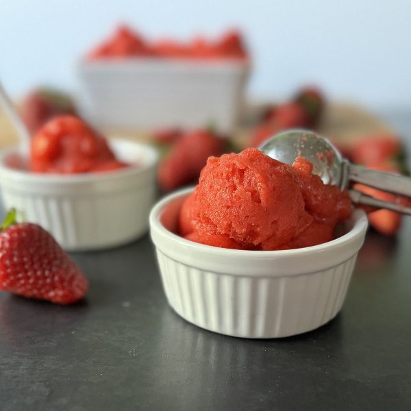 Strawberry Sorbet Recipe (WITH or WITHOUT Ice Cream Maker) - Recipes ...