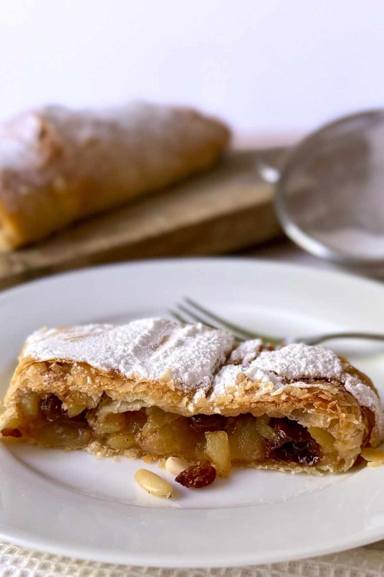 Italian Apple Strudel Recipe (Strudel di Mele) - Recipes from Italy
