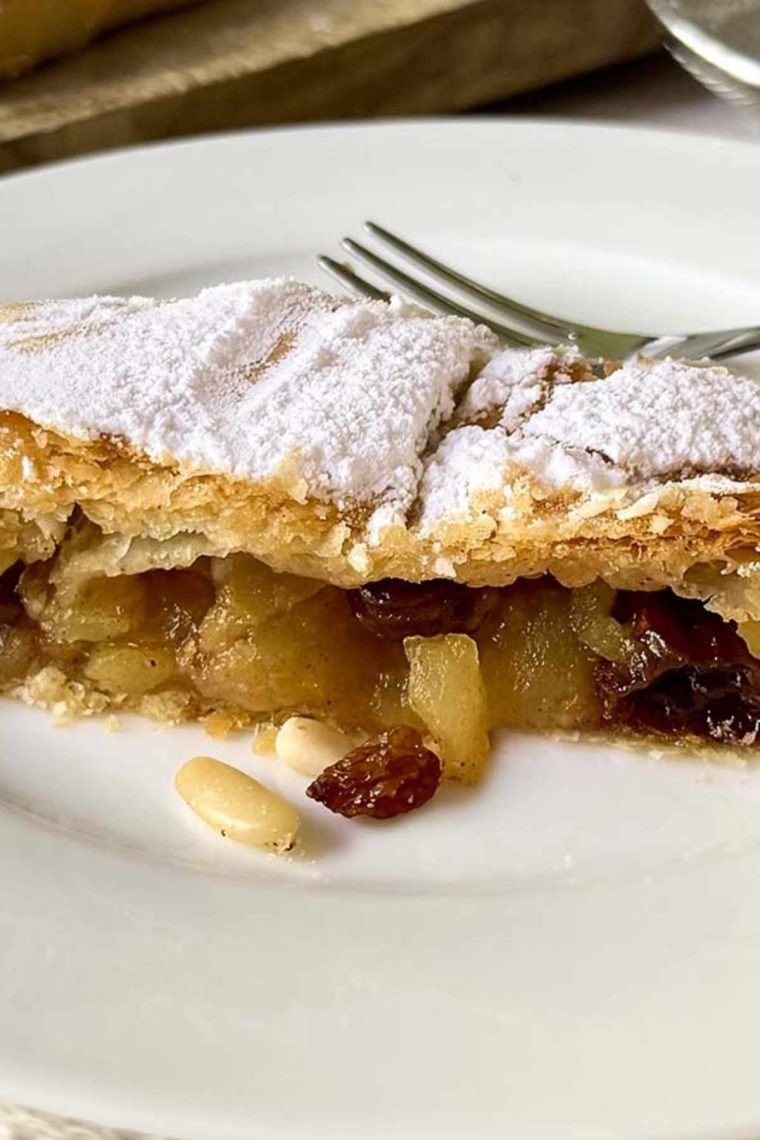 Italian Apple Strudel Recipe (Strudel di Mele) - Recipes from Italy