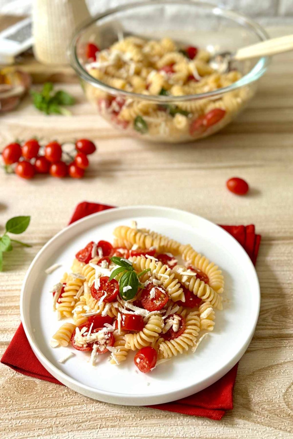Pasta alla Crudaiola (Fresh Tomato Basil Pasta) - Recipes from Italy