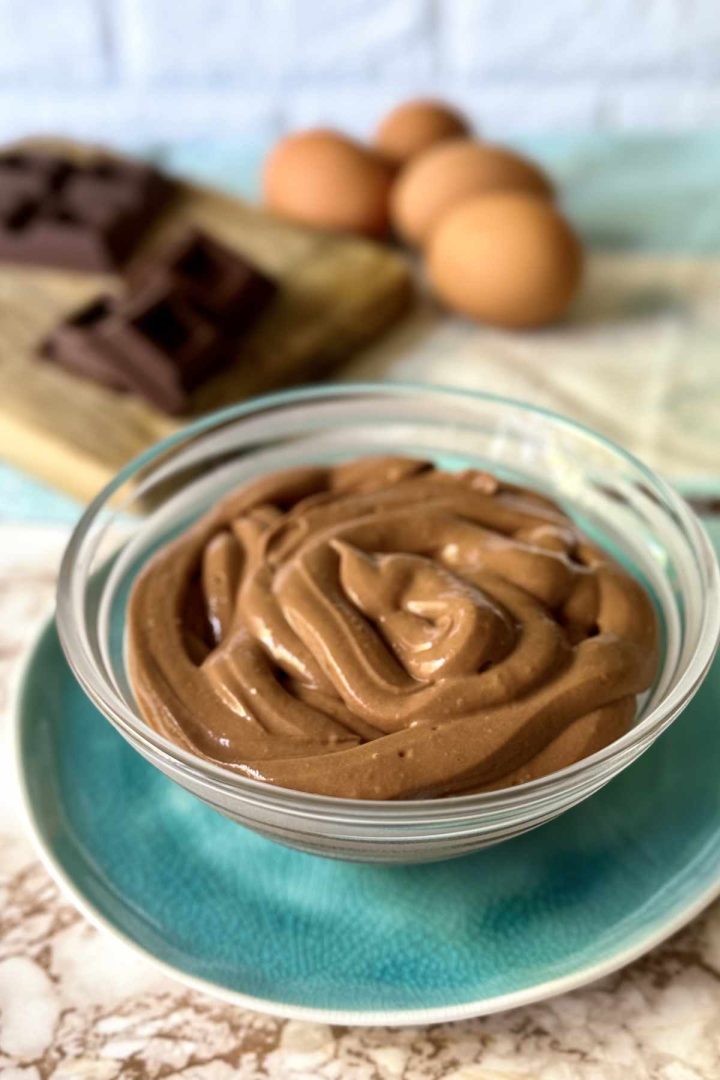 Chocolate Pastry Cream (Crema Pasticcera al Cioccolato) - Recipes from ...