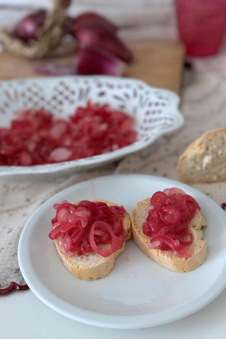 Classic Italian Sweet and Sour Red Onions Recipe - Recipes from Italy