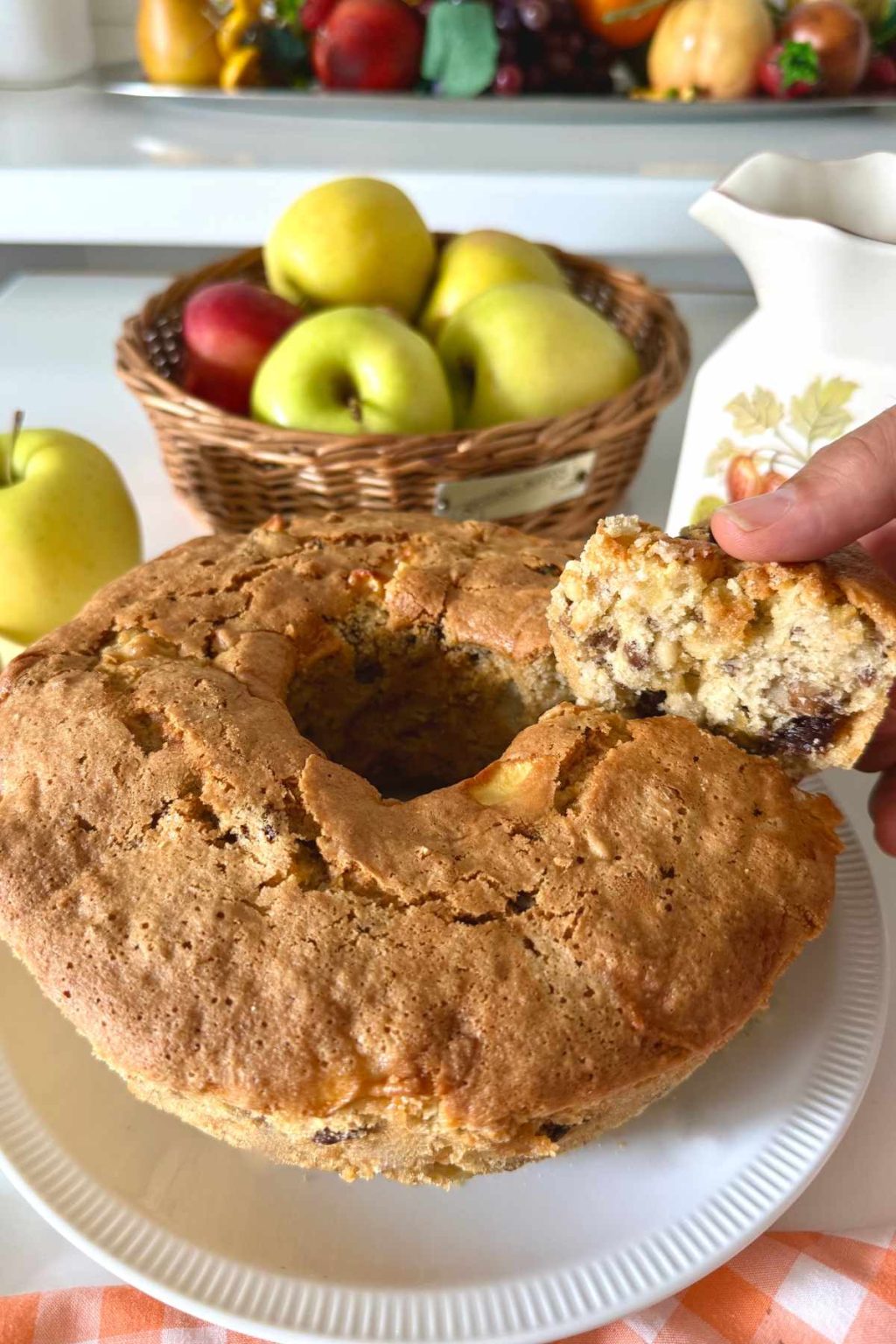 Italian Apple Walnut Bundt Cake (Ciambella con Mele e Noci) - Recipes ...