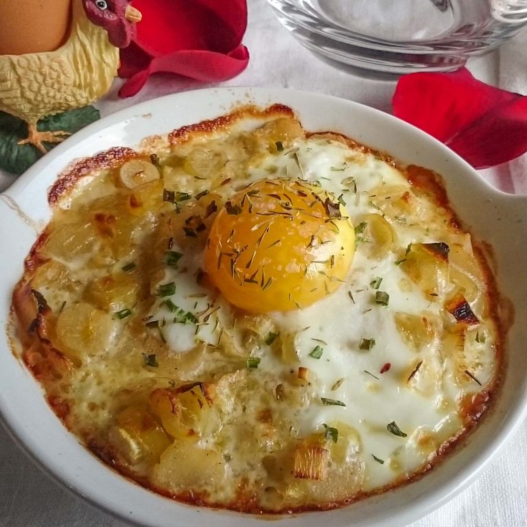 Baked Eggs with Leeks (Italian Uova in Cocotte Recipe) - Recipes from Italy