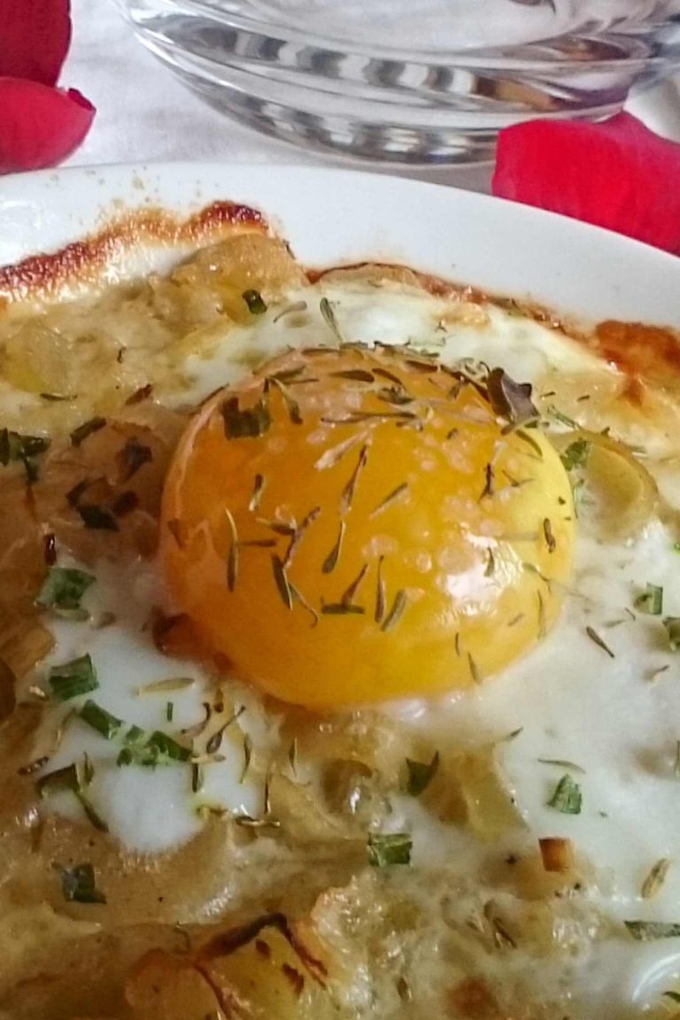Baked Eggs with Leeks (Italian Uova in Cocotte Recipe) - Recipes from Italy