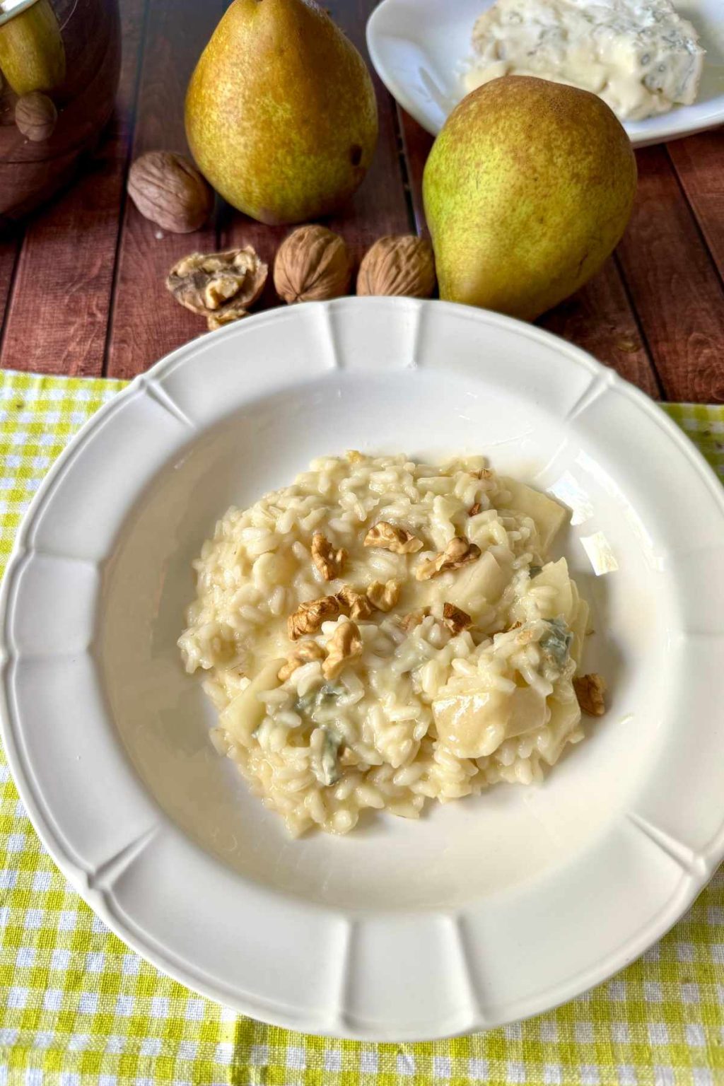 Risotto with Gorgonzola, Pear and Walnuts - Recipes from Italy