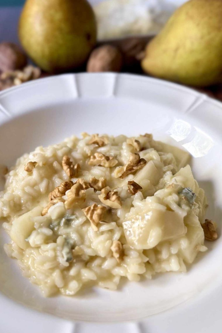 Risotto with Gorgonzola, Pear and Walnuts - Recipes from Italy