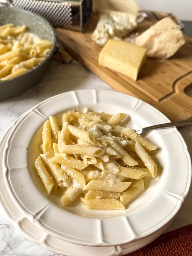 Baked Pasta Roses with Ham and Cheese (Rosette al Forno) - Recipes from ...