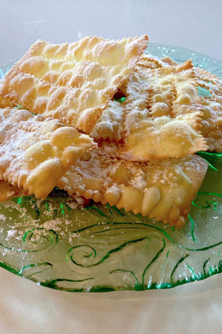 Chiacchiere Recipe (Italian Carnival Fried Cookies) - Recipes from Italy