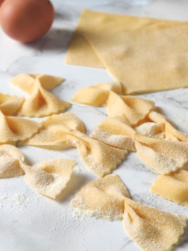 How to Make Homemade Ravioli: Dough, Shapes and Filling - Recipes from ...