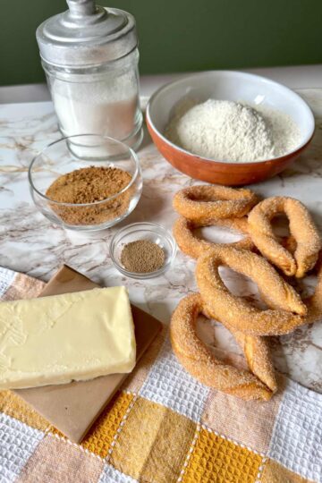 Torcetti al Burro (Traditional Italian Butter Cookies) - Recipes from Italy