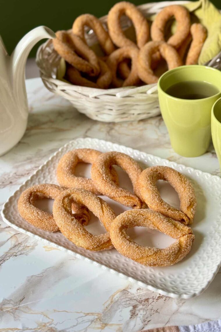 Torcetti al Burro (Traditional Italian Butter Cookies) - Recipes from Italy
