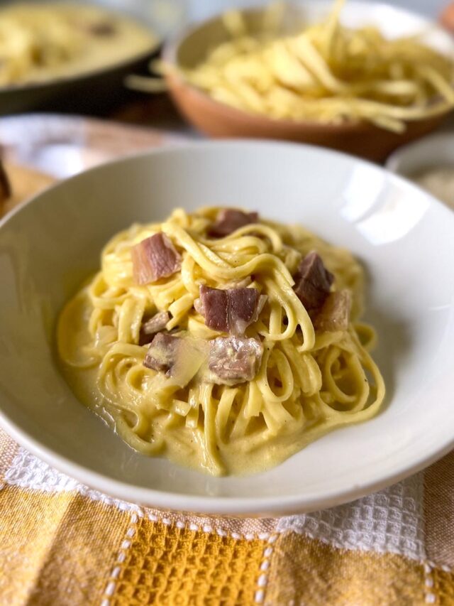 Spaghetti all’Assassina (Crispy Spicy Burnt Pasta from Bari) - Recipes ...