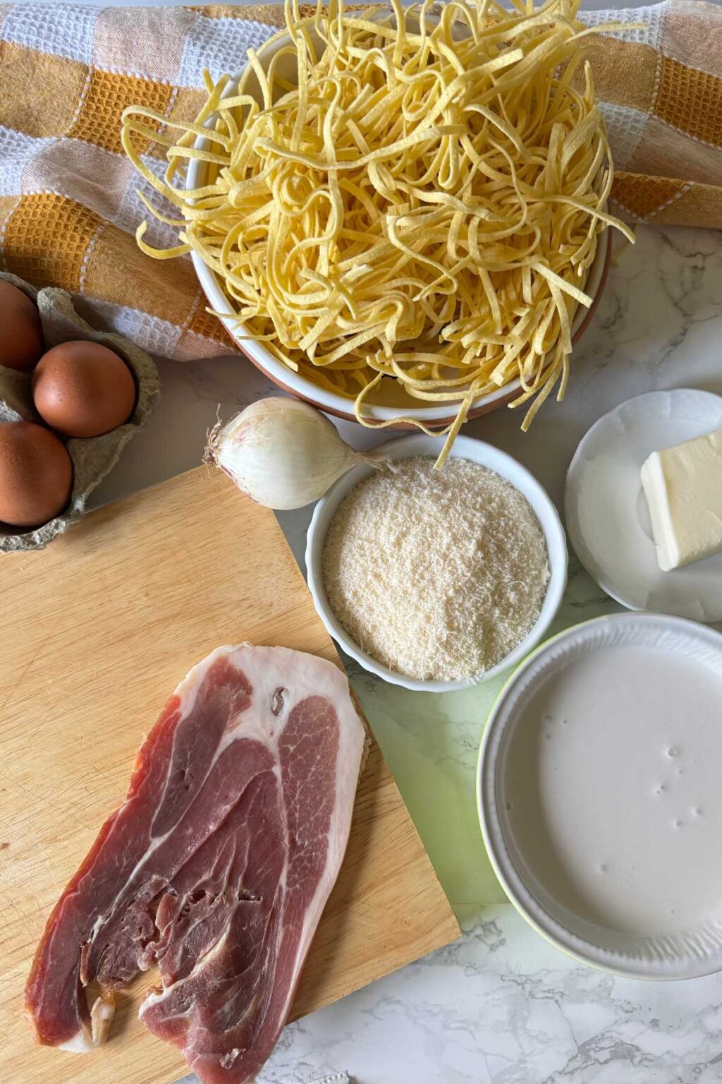 Fettuccine alla Papalina (Ham and Cream Carbonara) - Recipes from Italy