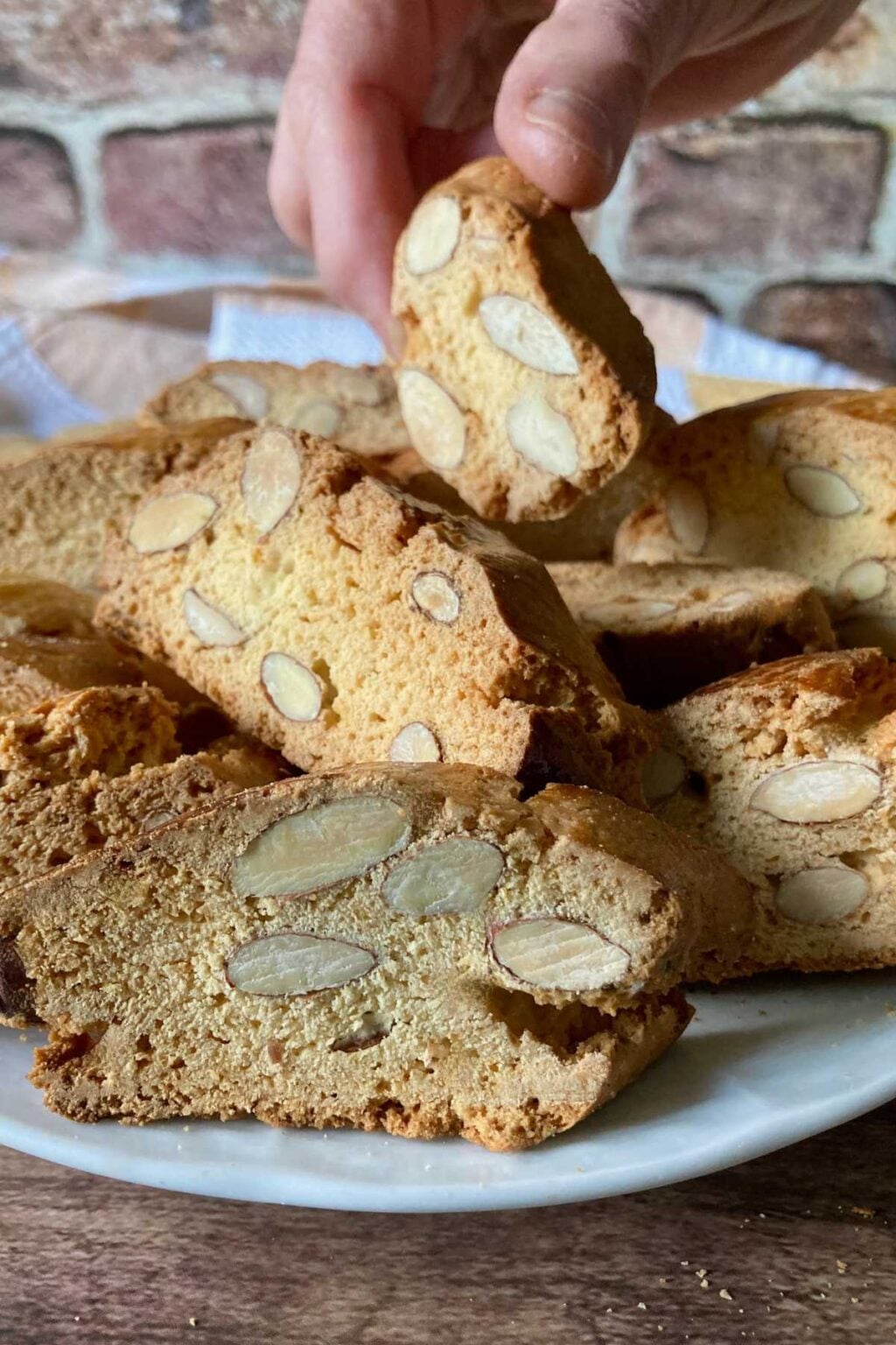Cantucci Recipe (Traditional Tuscan Biscotti) - Recipes from Italy