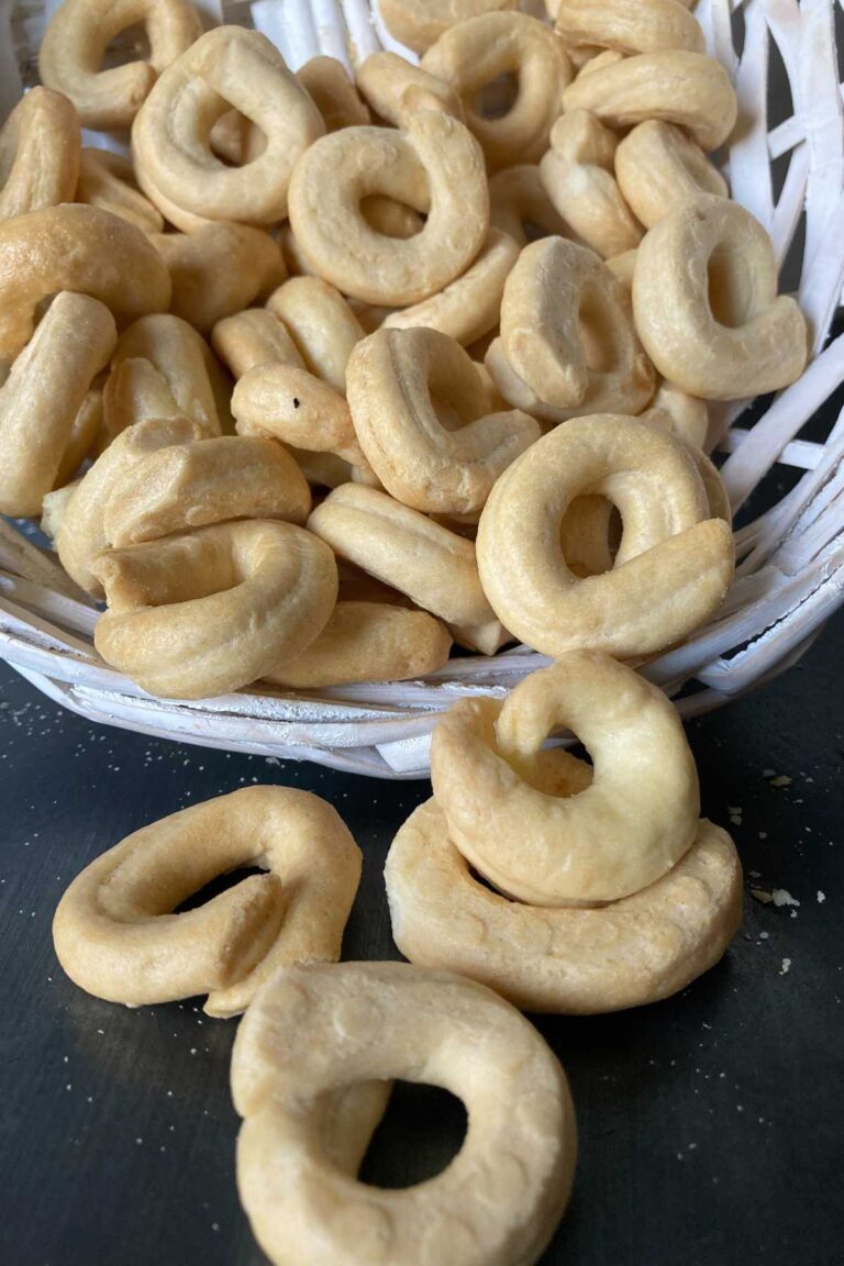 Taralli Recipe (Crunchy Italian Snack Rings from Puglia) - Recipes from ...