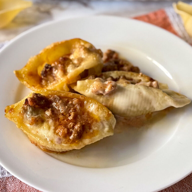 Conchiglioni al Forno (Italian Stuffed Shells with Meat Sauce ...