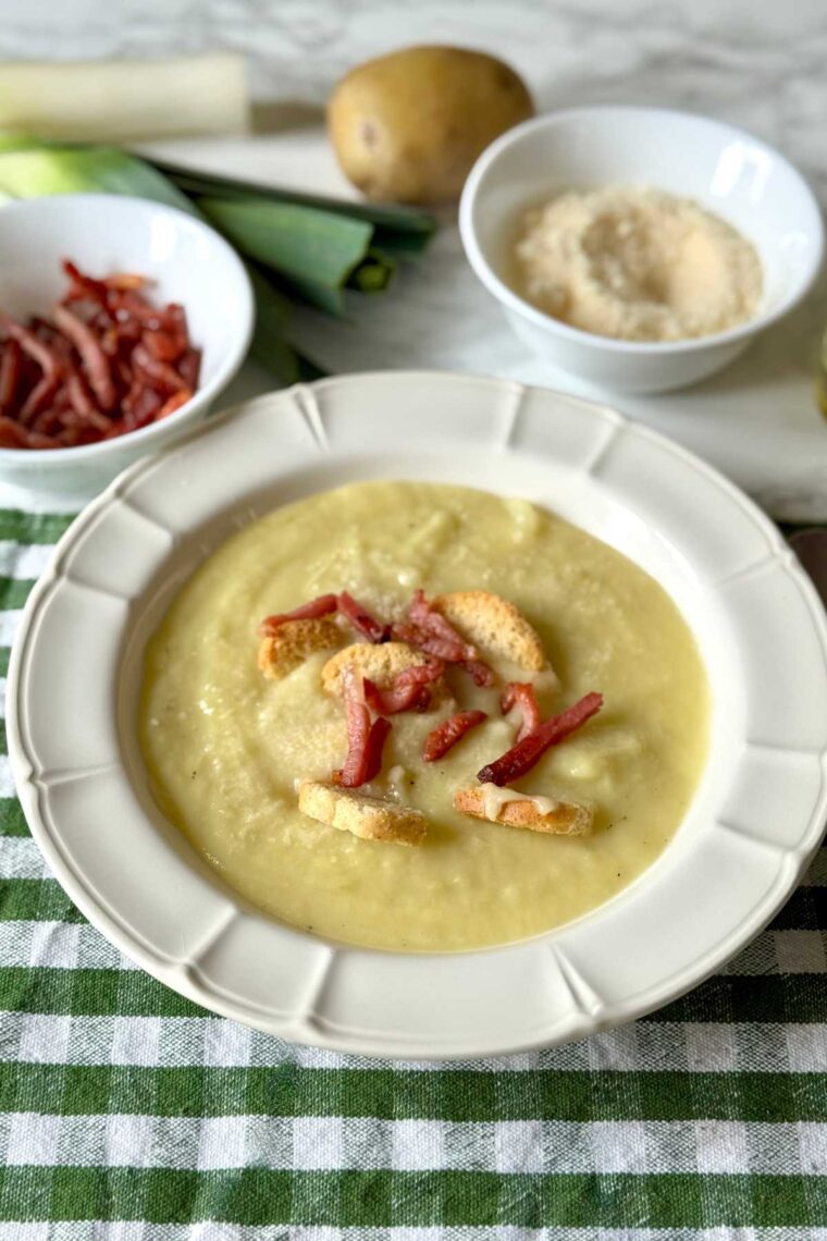 Italian Leek and Potato Soup (Creamy, Comforting and Easy) - Recipes ...