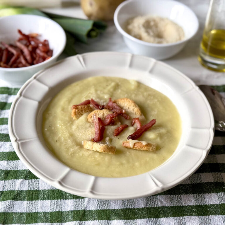 Italian Leek and Potato Soup (Creamy, Comforting and Easy) - Recipes ...